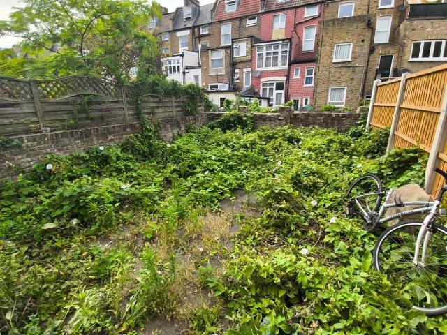 Room at Tollington Road, Greater London