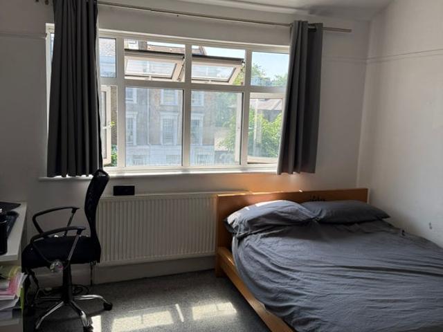 Room at Tollington Road, Greater London