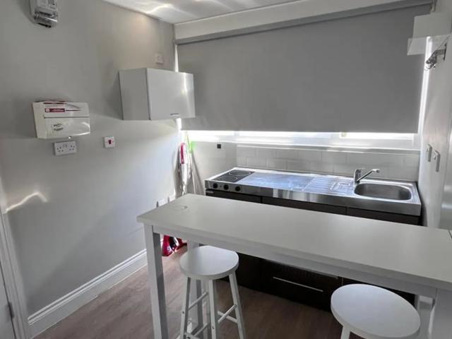 Room at Tollington Road, Greater London