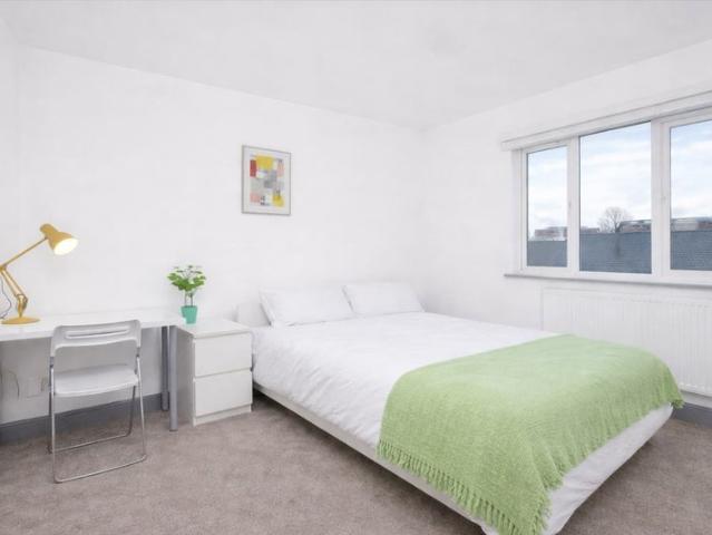Room at Tollington Way, Greater London