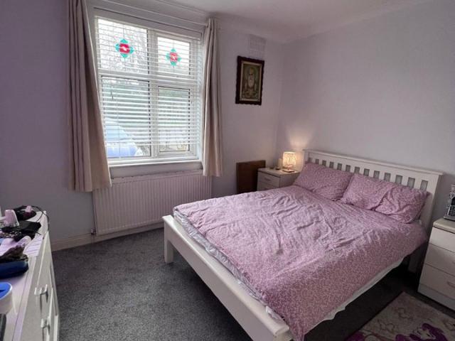 Room at Tomswood Hill, Greater London
