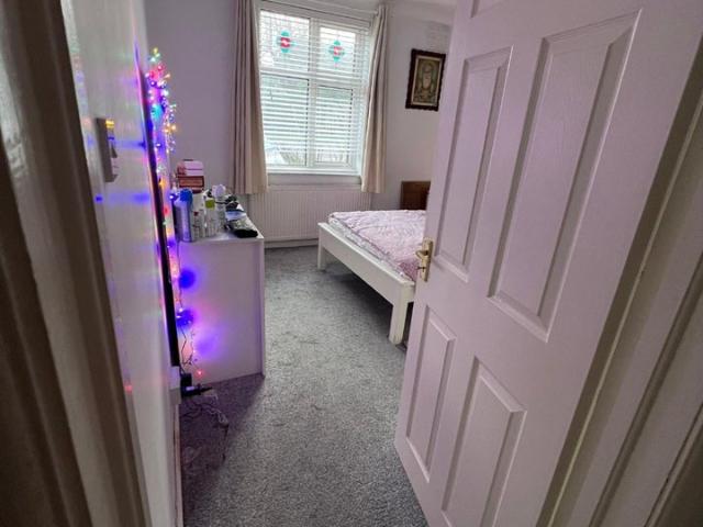 Room at Tomswood Hill, Greater London