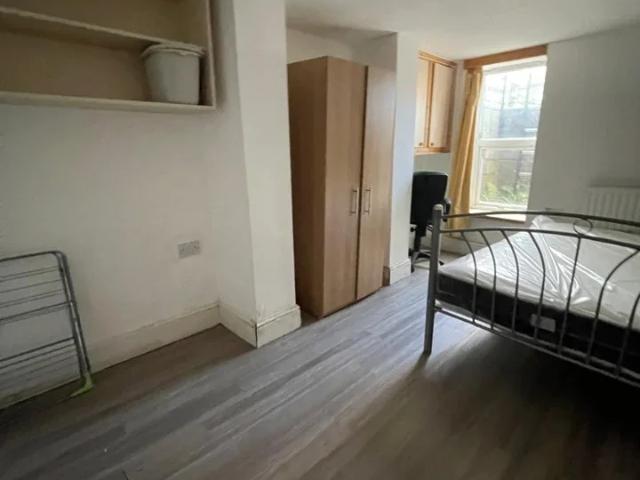 Room at Top Moor Side, Leeds