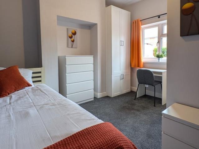 Room at Top Road, Chesterfield
