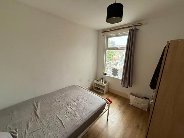 Room at Torrens Square, Greater London