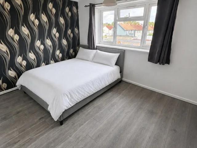 Room at Town Barn Road, Crawley