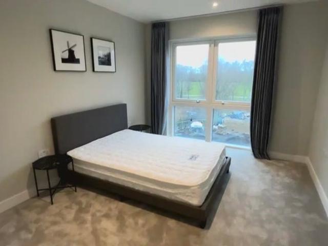 Room at Townsend Road, Greater London