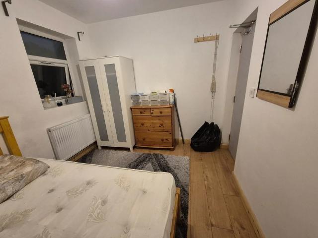 Room at Townsend Road, Greater London
