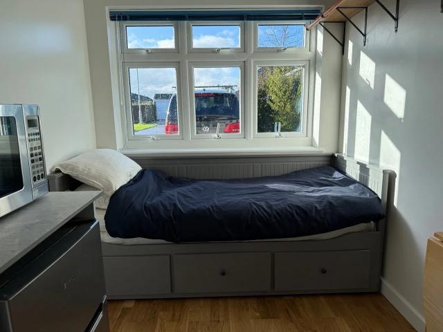 Room at Tower Road, Portishead