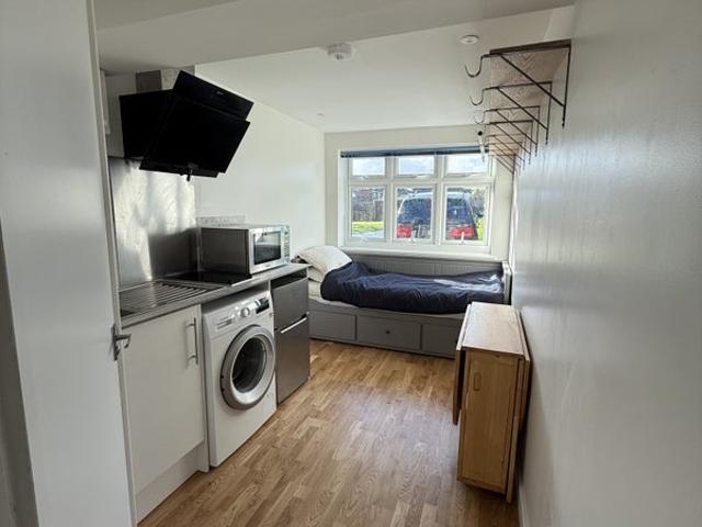 Room at Tower Road, Portishead