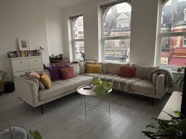 Room at Tottenham Lane, Greater London