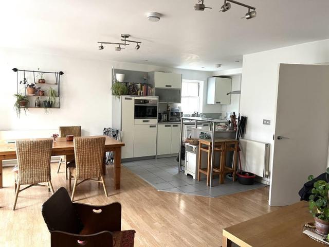 Room at Tottenham Road, Greater London
