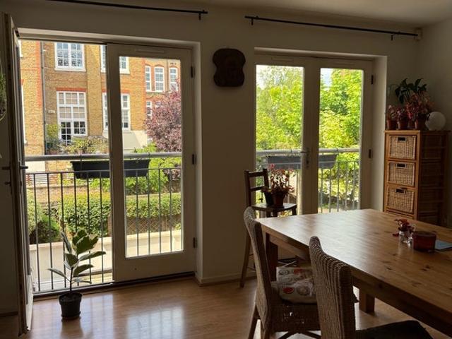 Room at Tottenham Road, Greater London