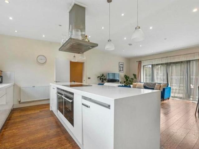 Room at Tours Passage, Greater London