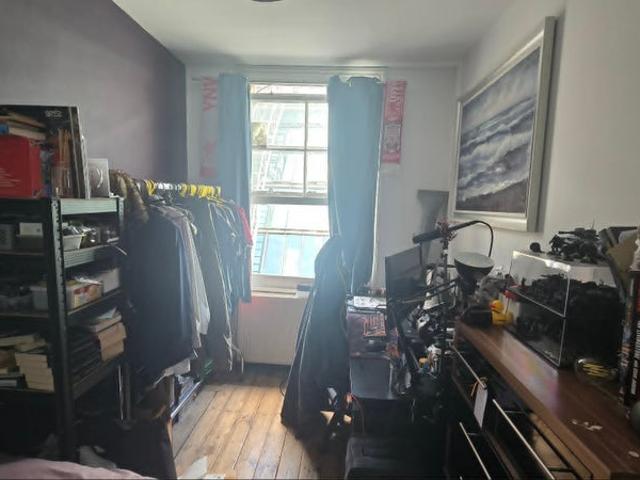 Room at Toynbee Street, Greater London