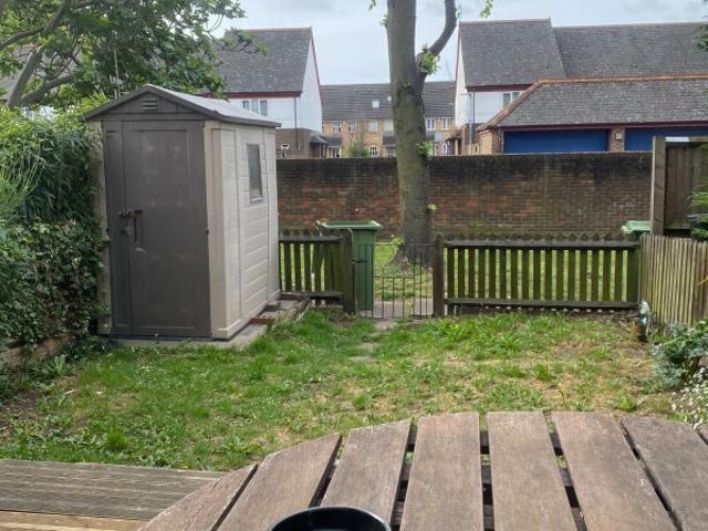 Room at Tranton Road, Greater London