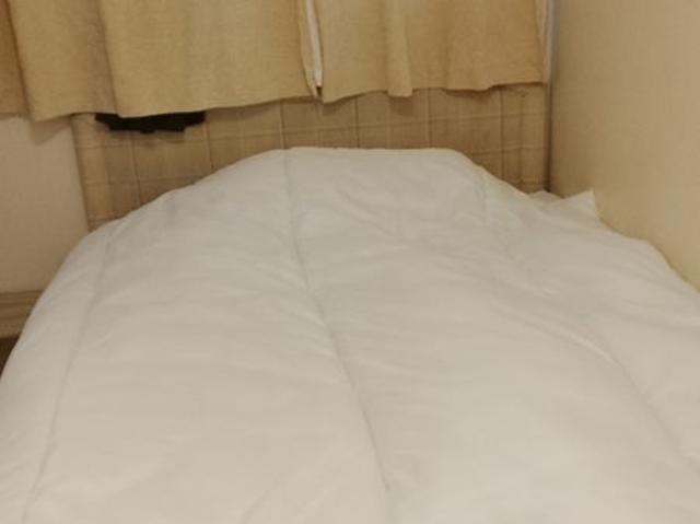 Room at Tranton Road, Greater London