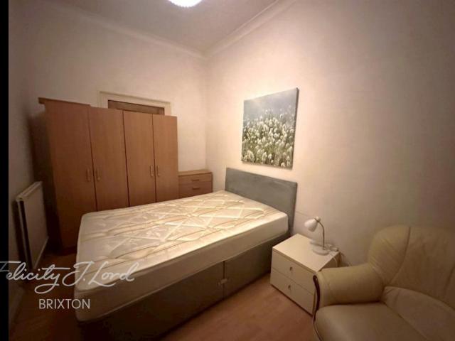 Room at Trafalgar Avenue, Greater London