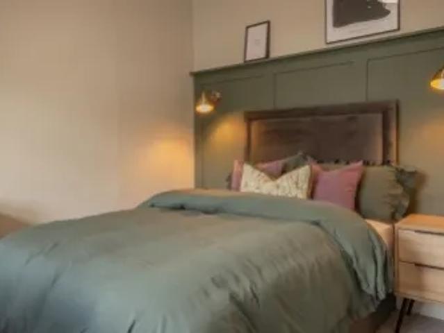 Room at Trafalgar Road, Nottingham
