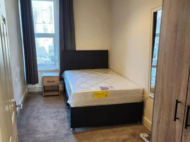 Room at Trematon Terrace, Plymouth