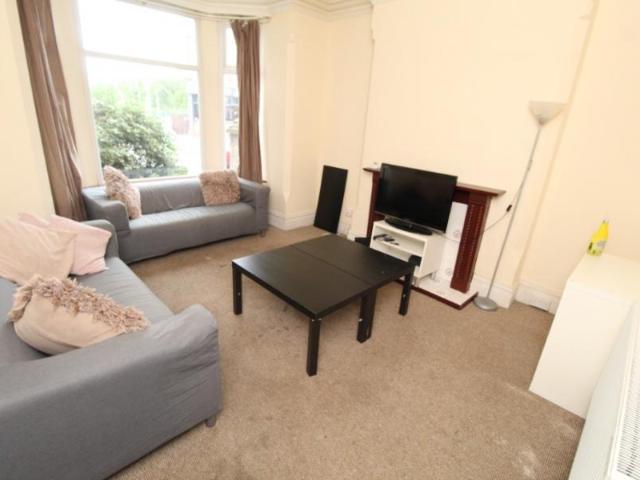 Room at Trent Boulevard, Rushcliffe