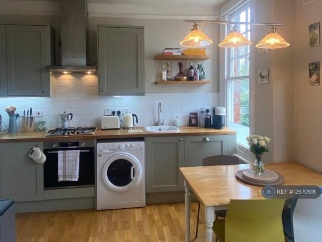 Room at Trent Road, Greater London