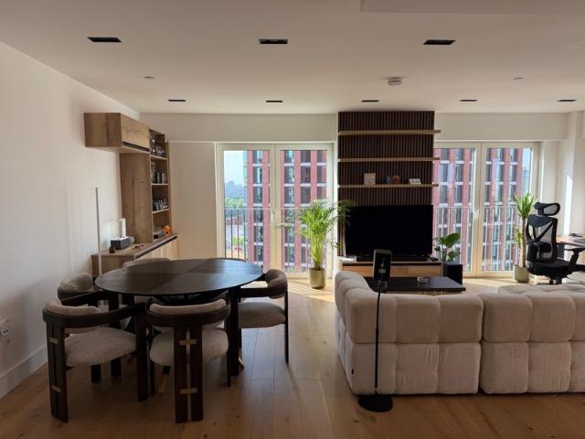 Room at Trenchold Street, Greater London
