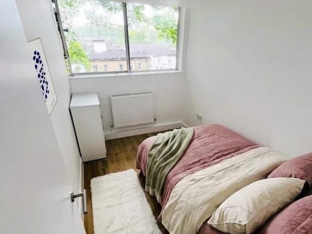 Room at Treadgold Street, Greater London