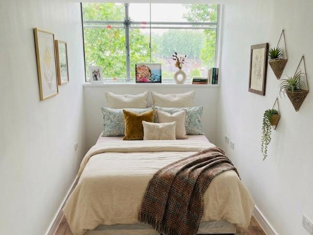 Room at Treadgold Street, Greater London