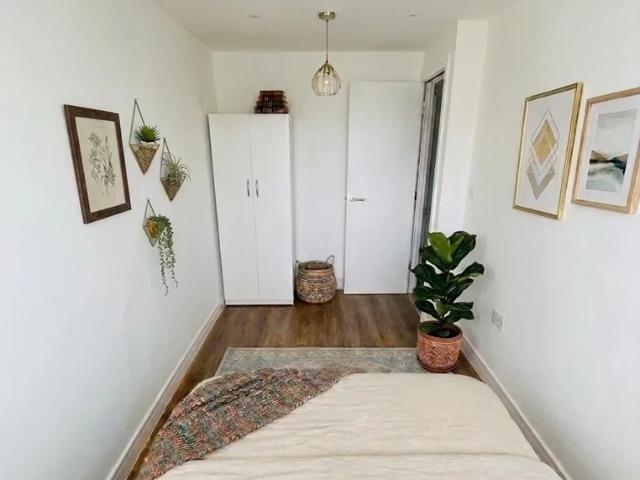 Room at Treadgold Street, Greater London
