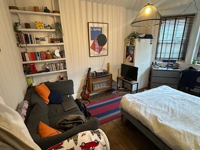 Room at Trefil Walk, Greater London