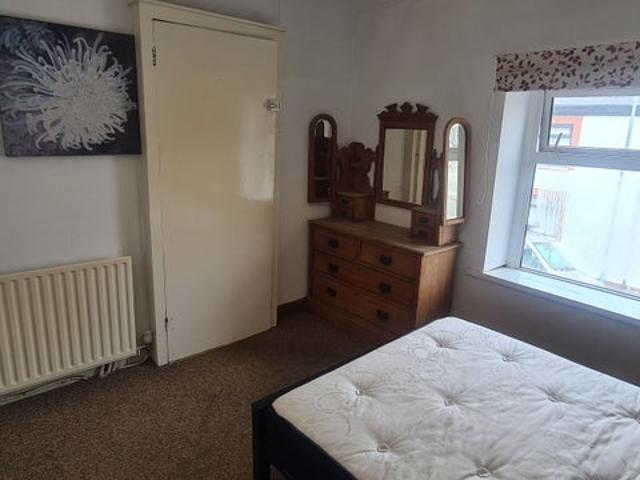 Room at Treharris Street, Cardiff