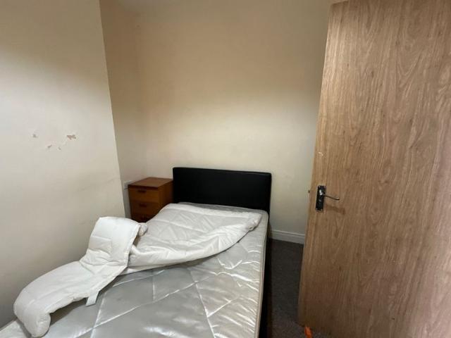 Room at Treharris Street, Cardiff