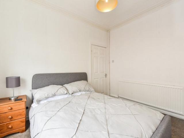Room at Treharris Street, Cardiff