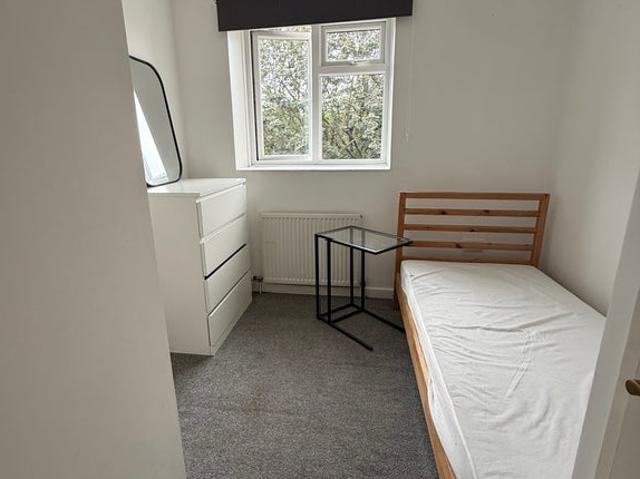 Room at Trelawney Estate, Greater London