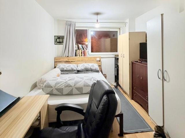 Room at Trinity Gardens, Greater London