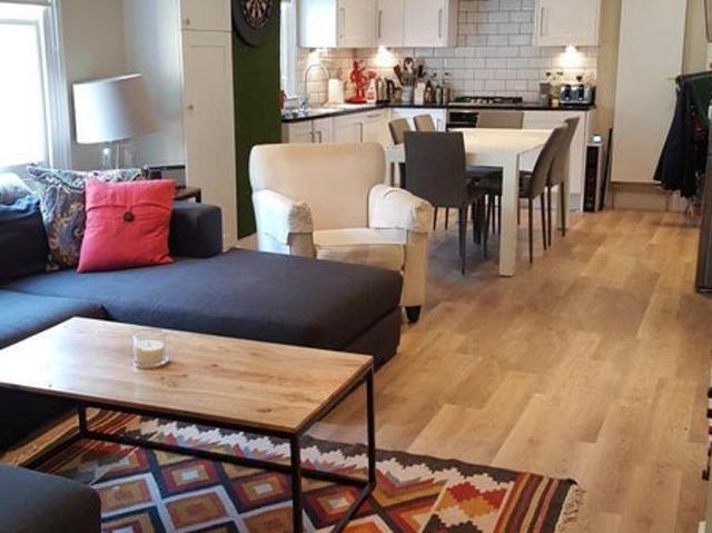 Room at Trouville Road, Greater London