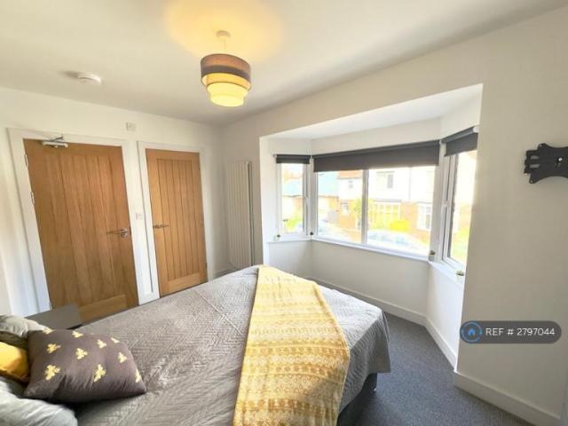 Room at Trowell Grove, Nottingham