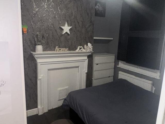 Room at Trundley's Road, Greater London
