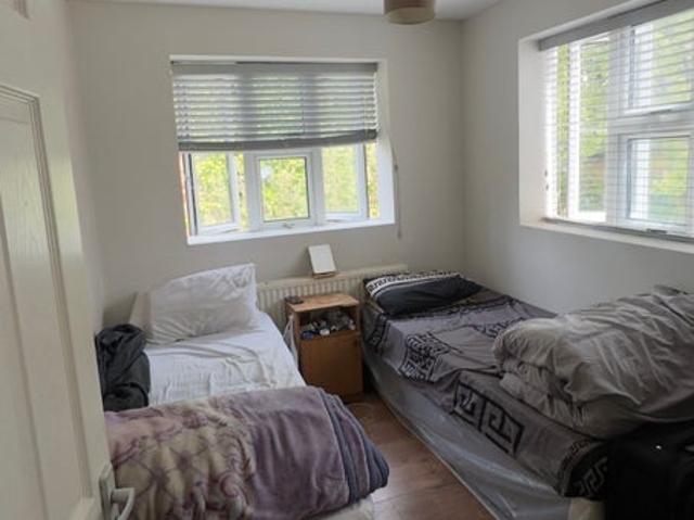 Room at Truro Road, Greater London