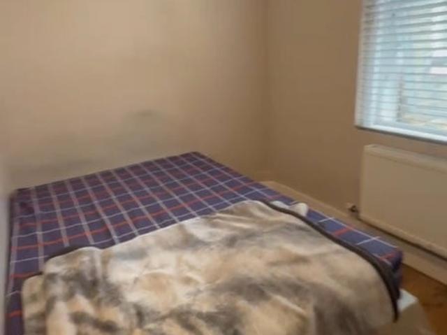 Room at Truro Road, Greater London
