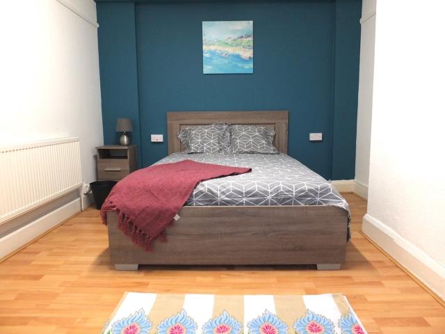 Room at Uttoxeter New Road, Derby