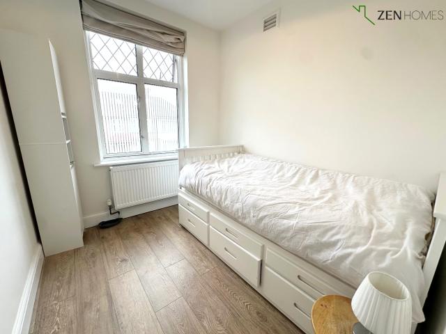 Room at Uvedale Road, Greater London
