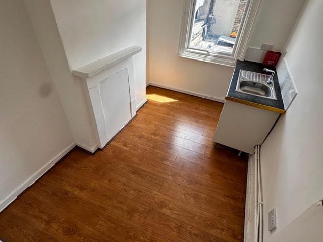 Room at Uxbridge Road, Greater London