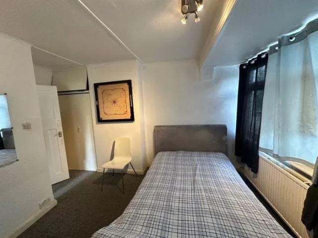 Room at Uxbridge Road, Greater London
