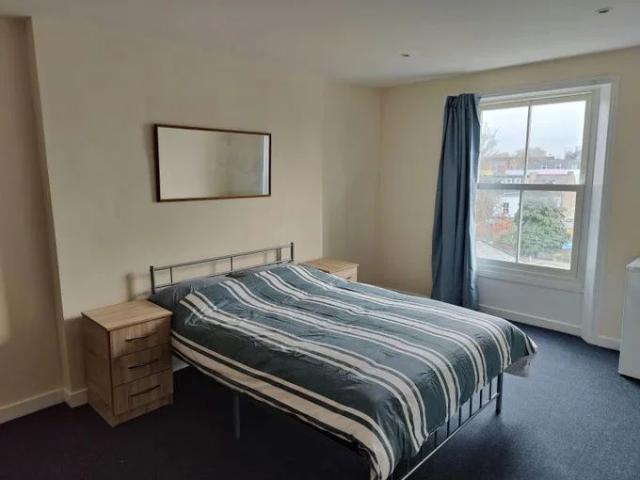 Room at Uxbridge Road, Greater London