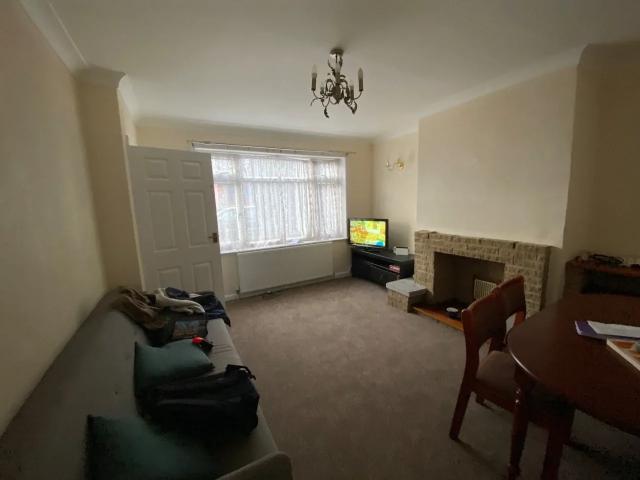 Room at Ullswater Crescent, Leeds