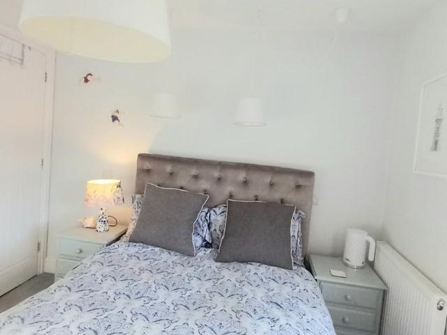 Room at Undercliffe Cottages, Folkestone and Hythe District