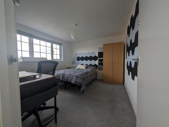 Room at Undershaw Road, Greater London