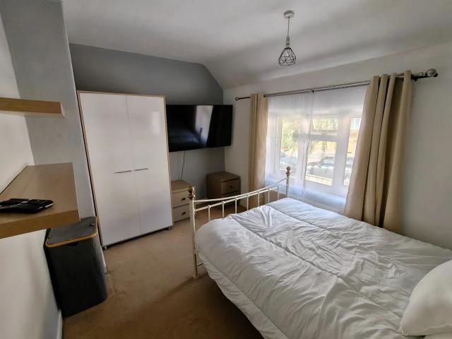 Room at Underwood Road, High Wycombe Community Board